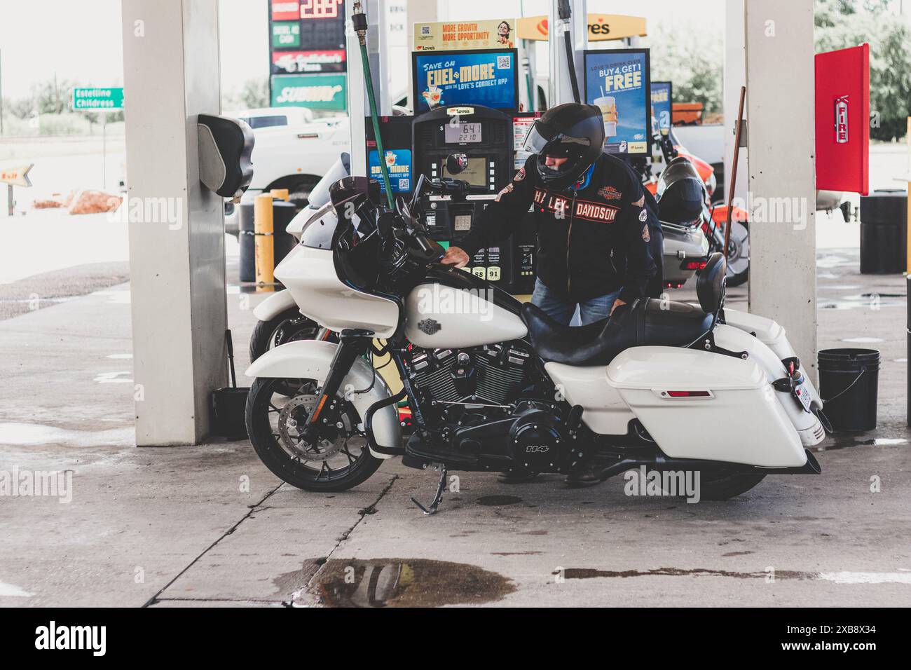 Gas station pumps gas motorcycle hi-res stock photography and images ...
