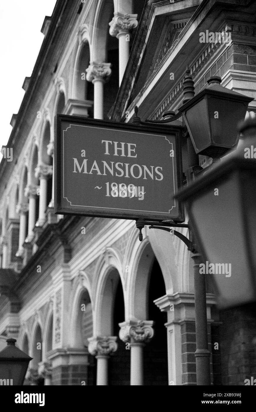 Luxury mansion home in Black and White Stock Photos & Images - Alamy