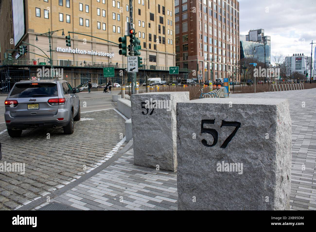 Intersection concrete hi-res stock photography and images - Alamy