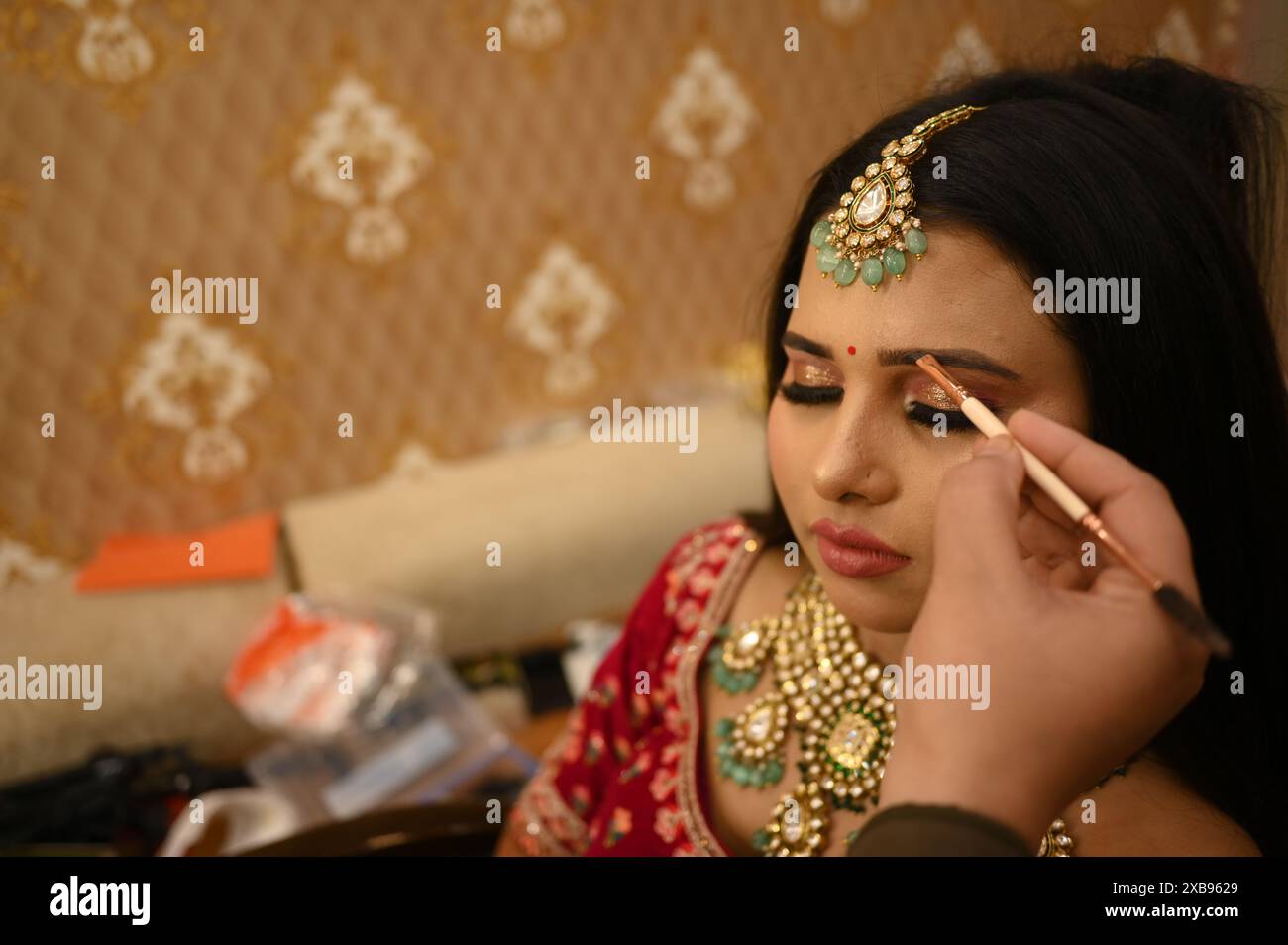 An Indian bride traditional dress on her wedding day Stock Photo - Alamy