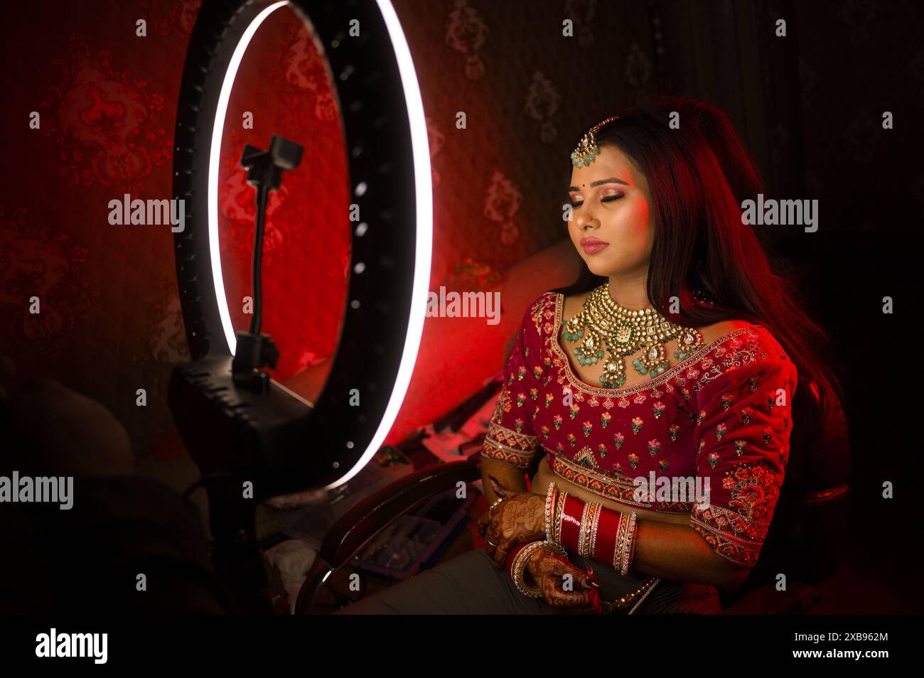 An Indian bride traditional dress on her wedding day Stock Photo - Alamy