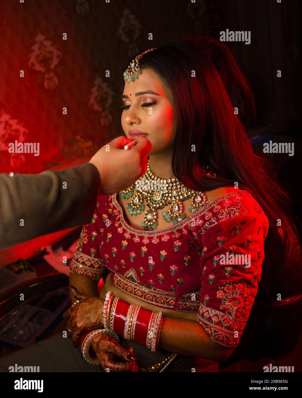 An Indian bride traditional dress on her wedding day Stock Photo - Alamy