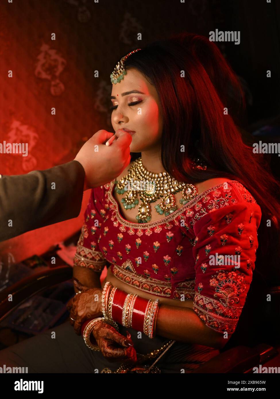 An Indian bride traditional dress on her wedding day Stock Photo - Alamy