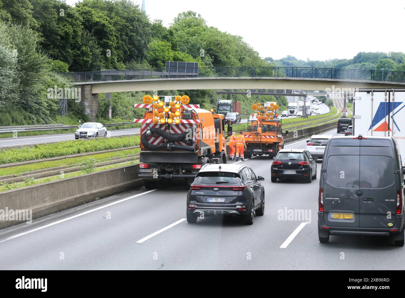 06.06.2024 Essen, Autobahn A40. Dienstfahrzeug der Autobahnmeisterei ...