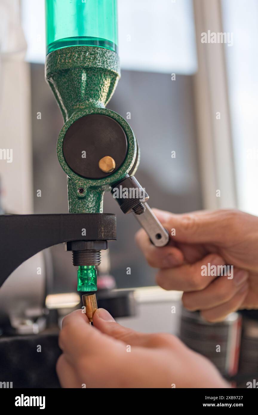 Powder measurement process hi-res stock photography and images - Alamy