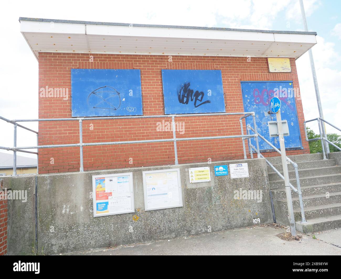 Sheerness, Kent, UK. 11th June, 2024. Pigeons have craftly created a ...