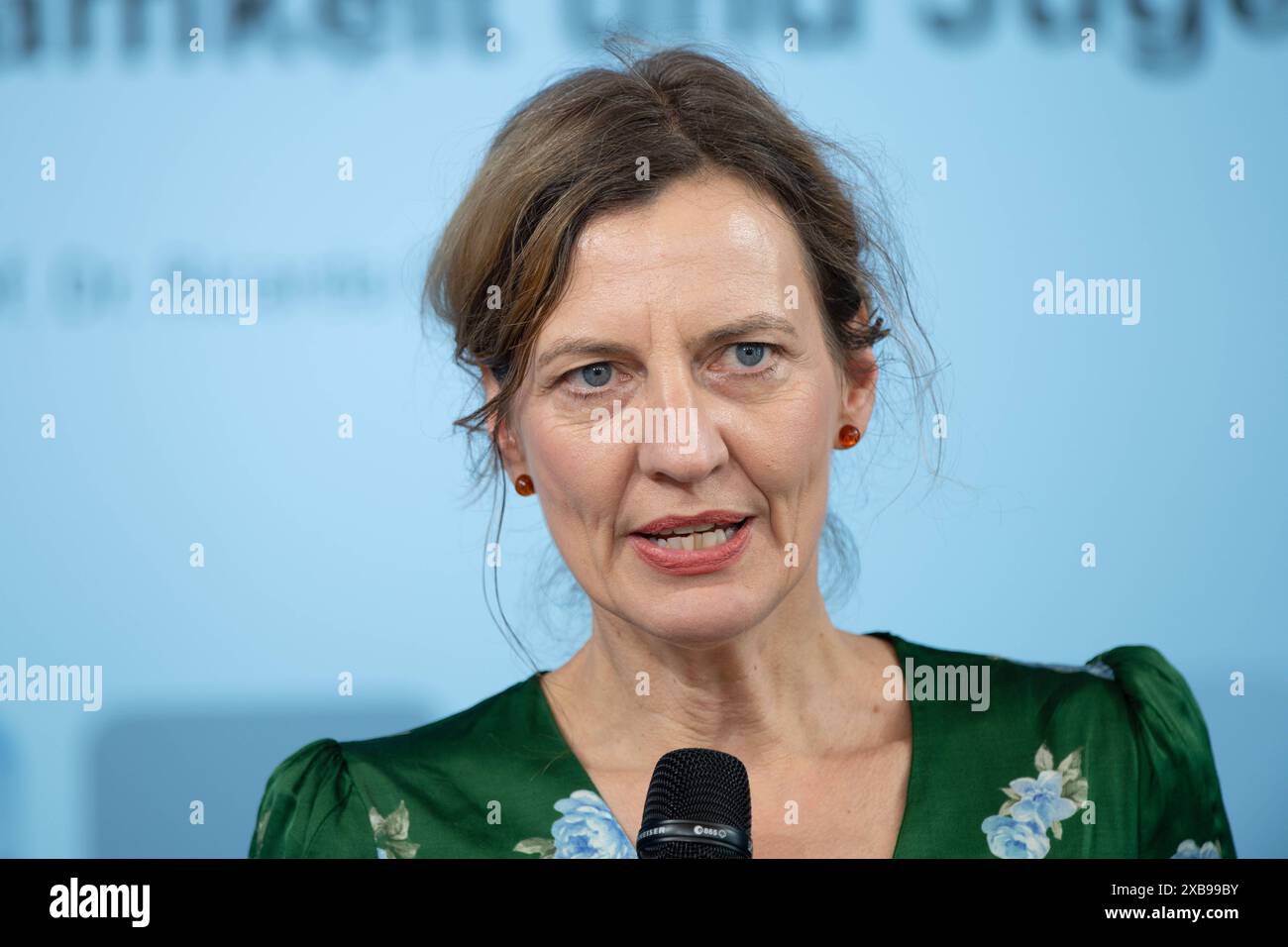 Moderatorin Tanja SAMROTZKI, Einsamkeitskonferenz DU WIR EINS in der ...