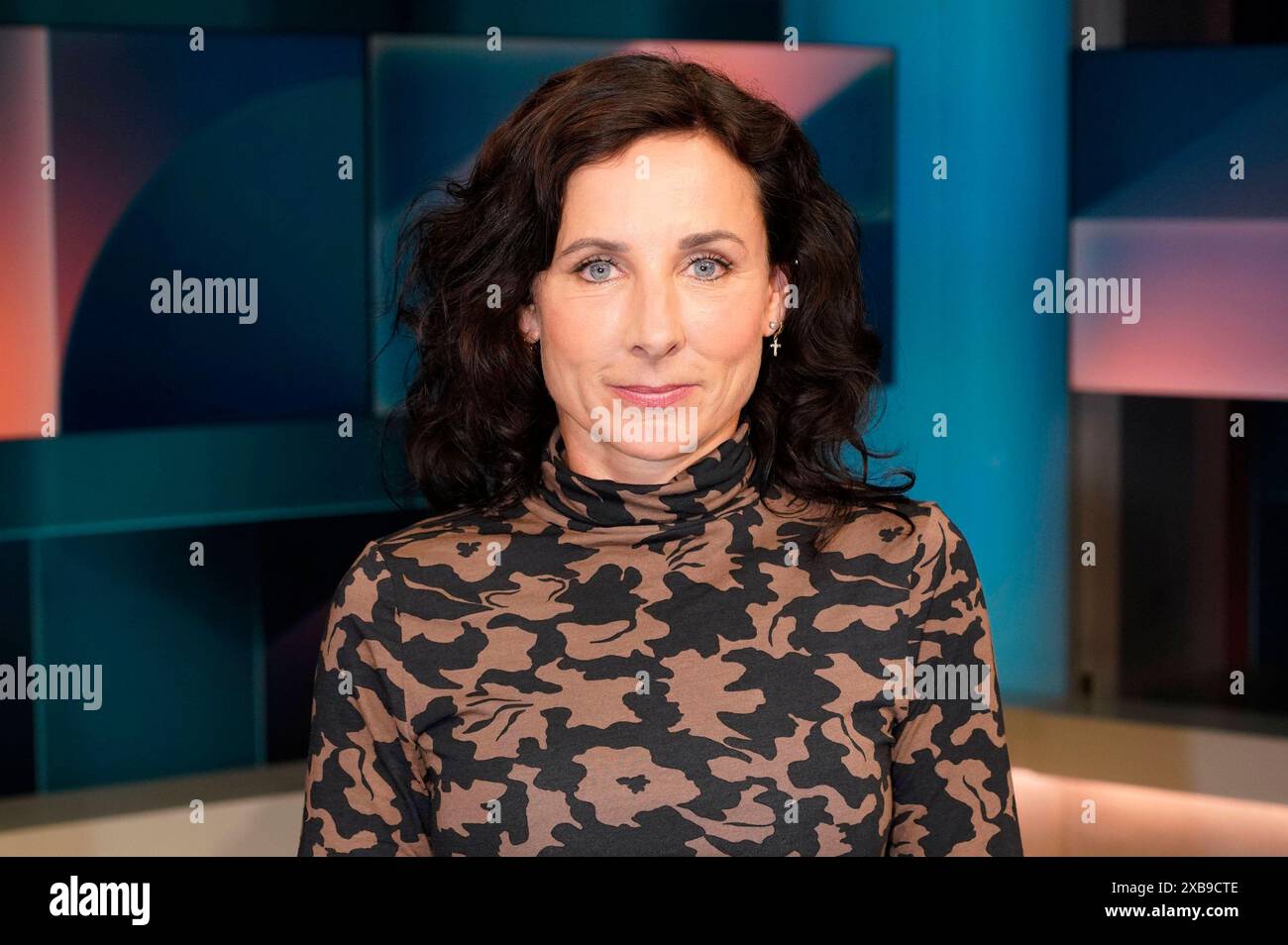Juli Zeh in der ARD-Talkshow hart aber fair im Studio Adlershof. Berlin, 10.06.2024 *** Juli Zeh ...