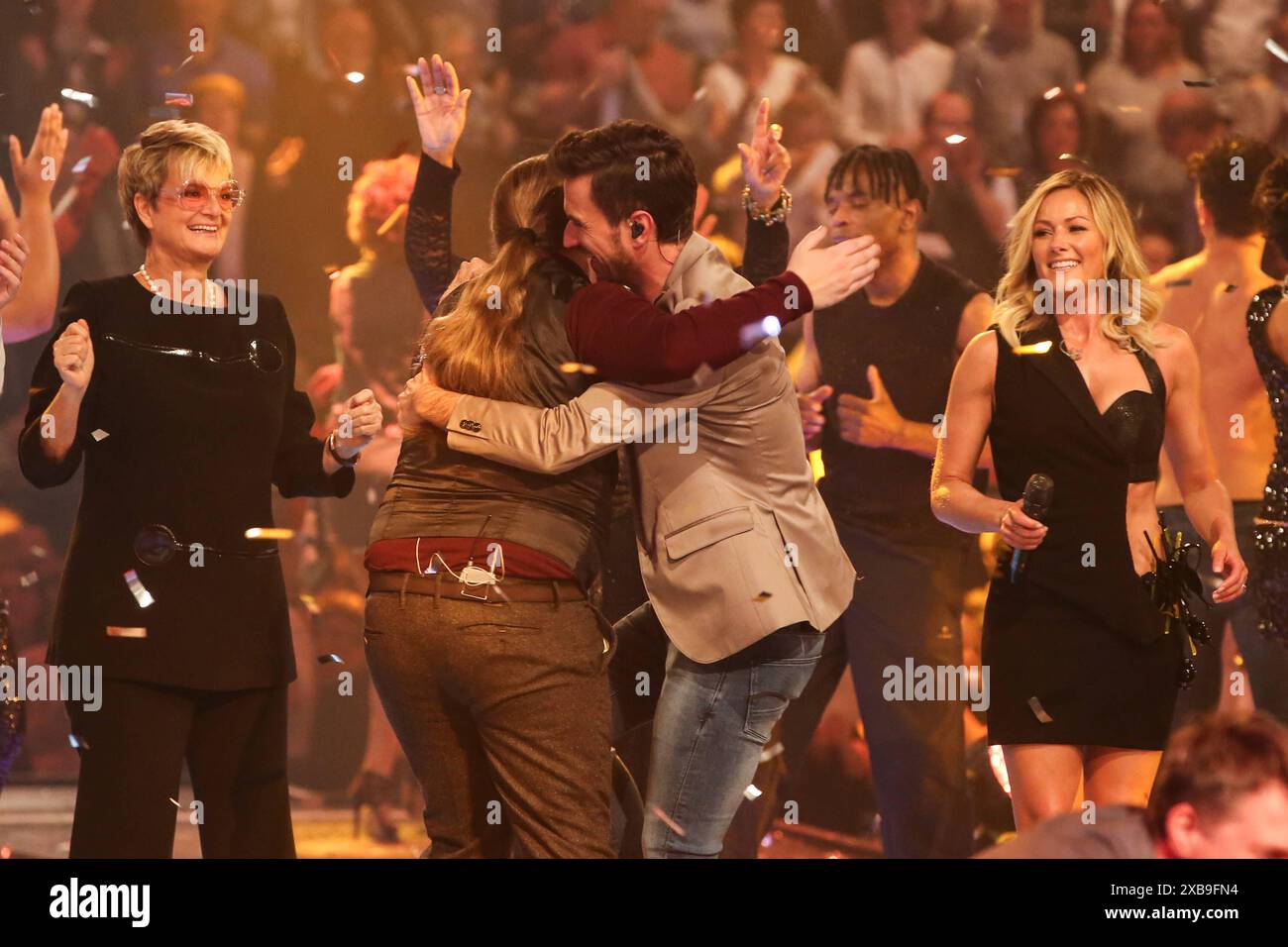 Moderator Florian Silbereisen GER mit v.l. Fuerstin Gloria von Thurn ...