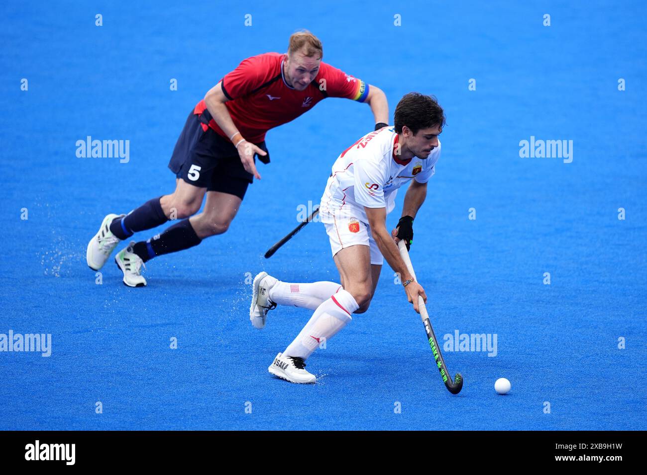 Great Britain's David Ames (left) and Spain's Ignacio Rodriguez battle ...