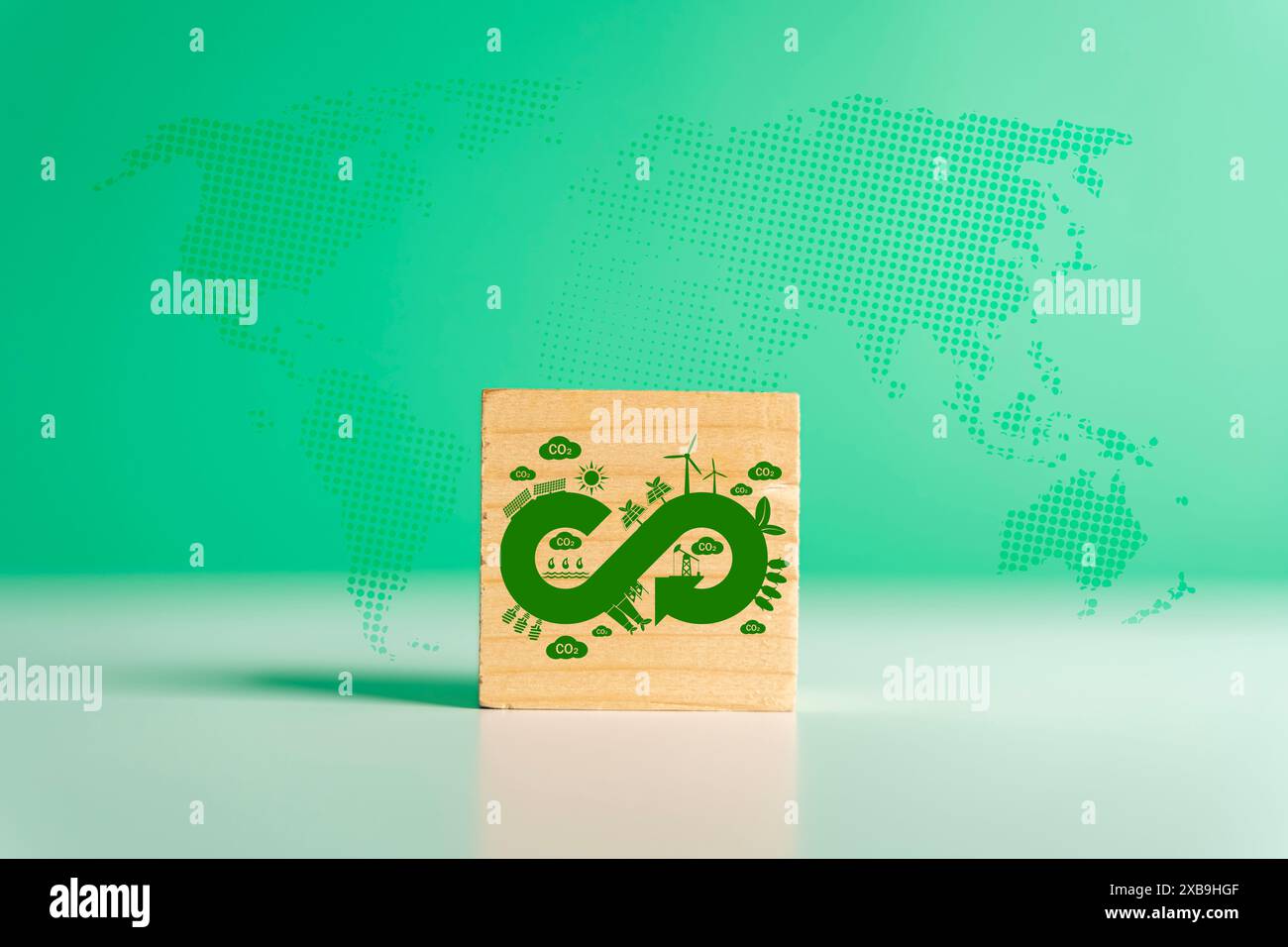 Infinity symbol with Circular business economy icon on wooden block ...