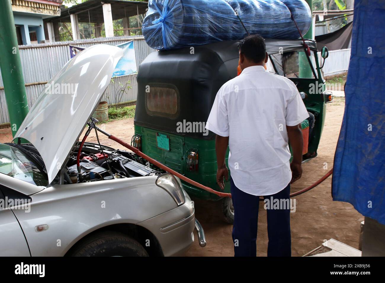 Cng engine hi-res stock photography and images - Alamy