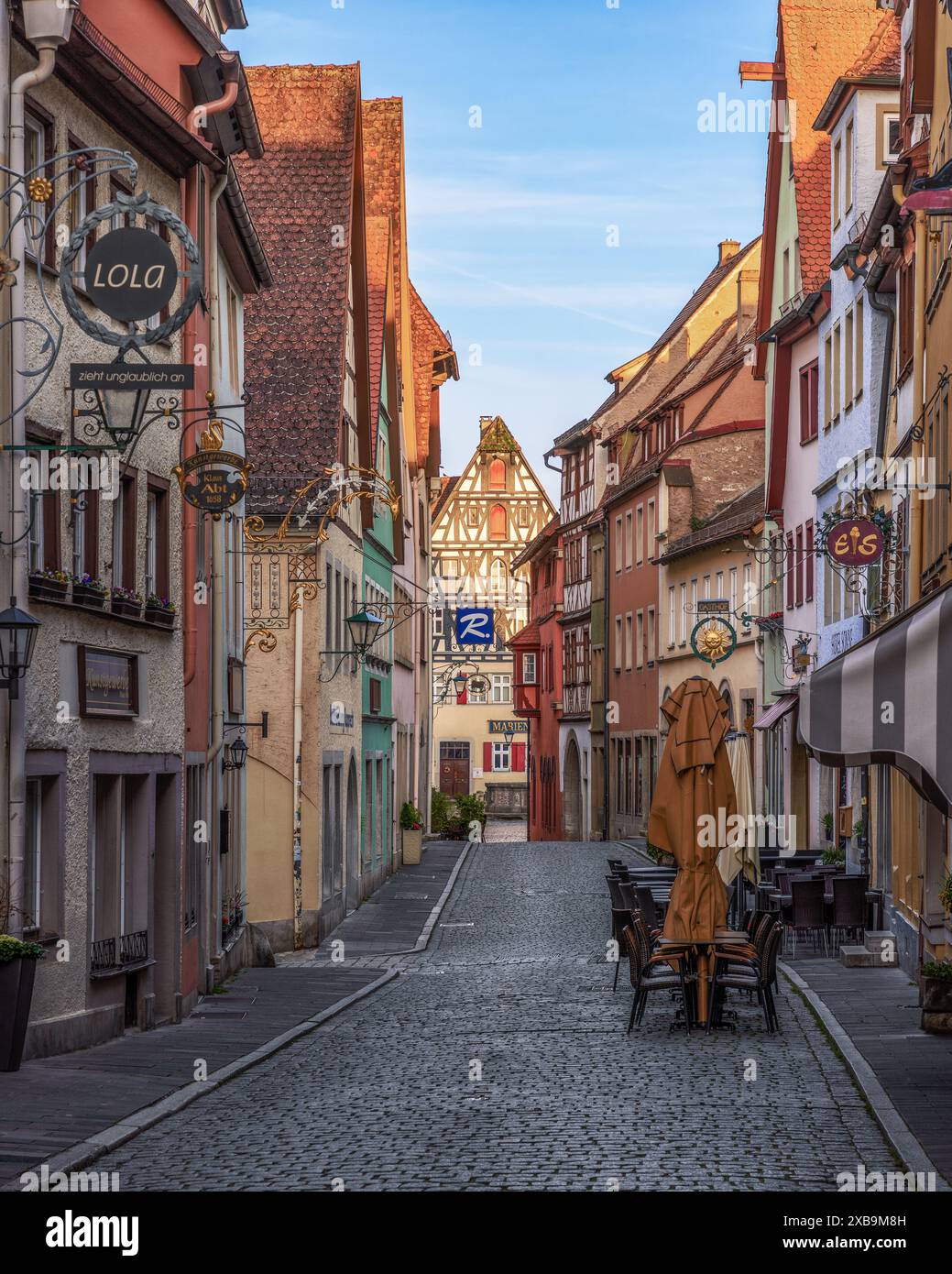The magical old town in Rothenburg ob der Tauber and its beautiful ...