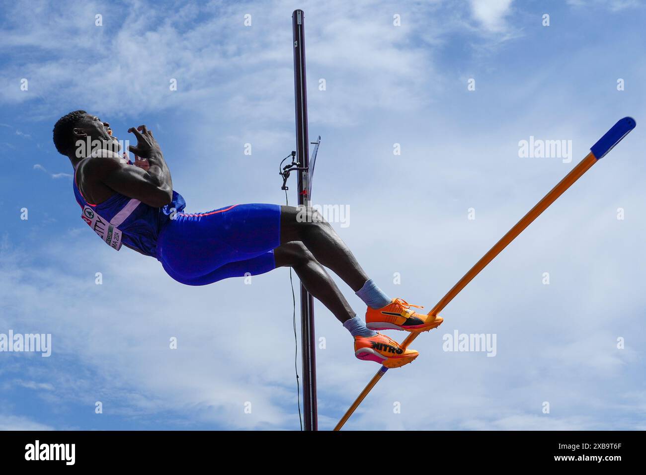 France's Makenson Gletty reacts as he failed an attempt in the men's ...