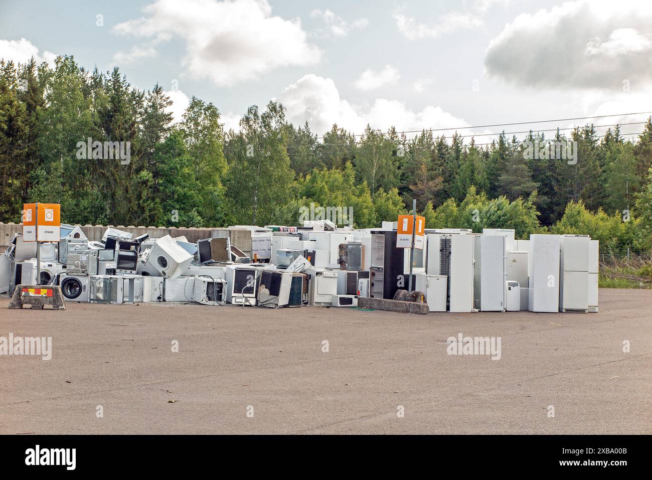 White goods hi-res stock photography and images - Alamy