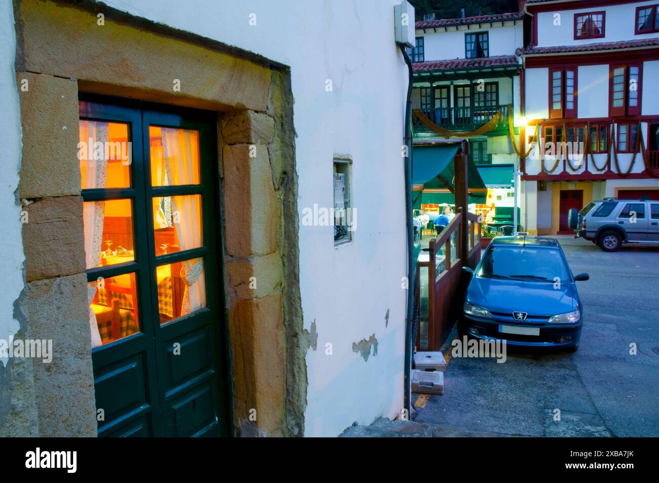 Tazones spain hi-res stock photography and images - Alamy