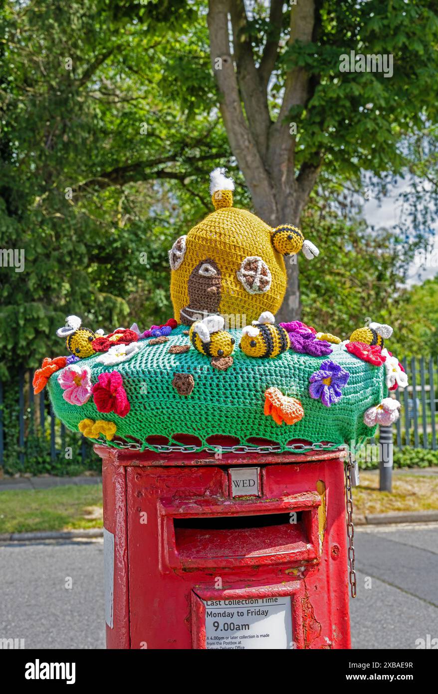 Bee theme Post Box Topper Stock Photo - Alamy