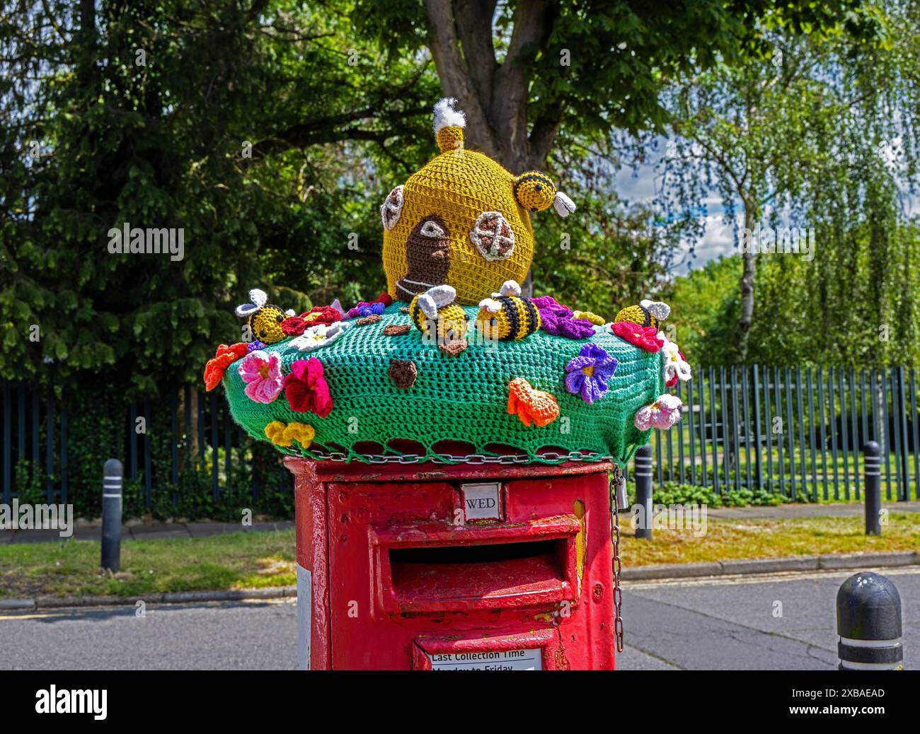 Royal post box toppers hi-res stock photography and images - Alamy