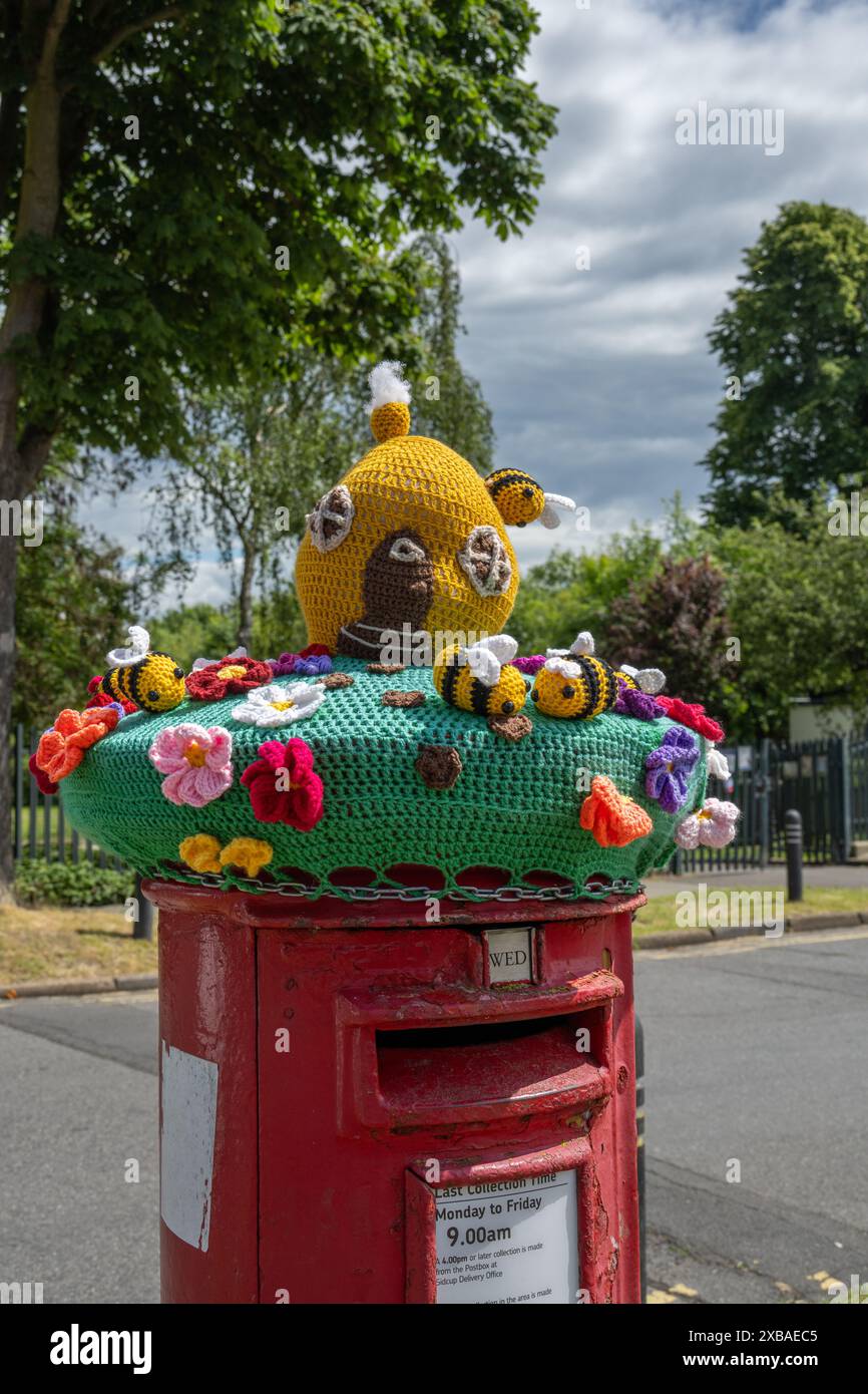Bee theme Post Box Topper Stock Photo - Alamy