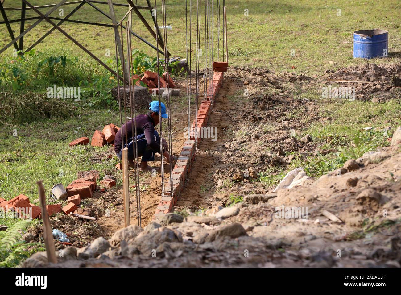 Men working in constructing hi-res stock photography and images - Alamy