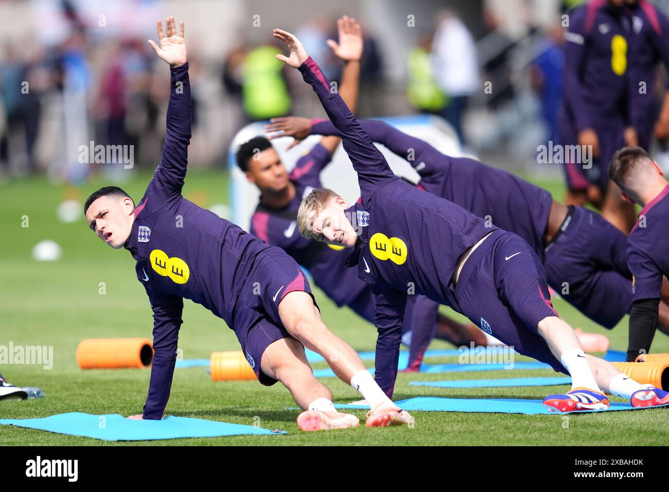 England's Phil Foden (left) and Anthony Gordon during a training ...