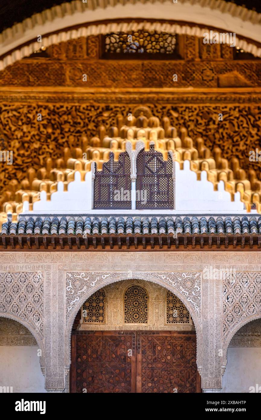 The Islamic architecture of the Alhambra Palace and Fortress Complex ...