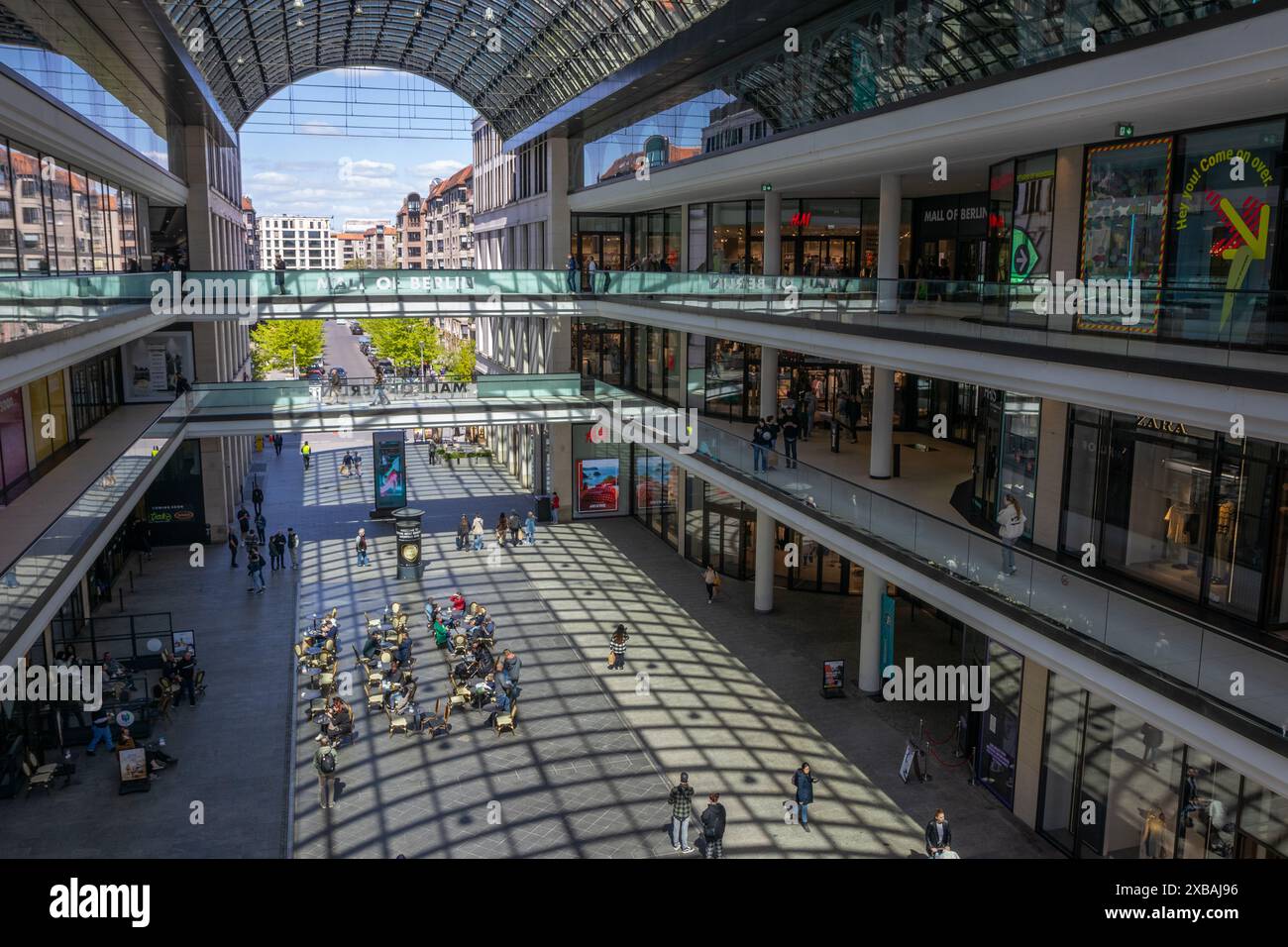 Mall of berlin hi-res stock photography and images - Alamy