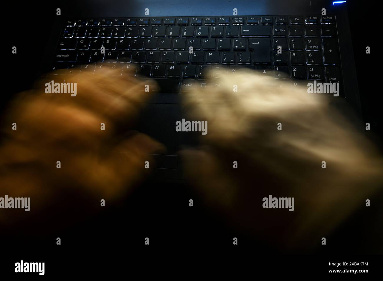 Man type text on keyboard hi-res stock photography and images - Alamy