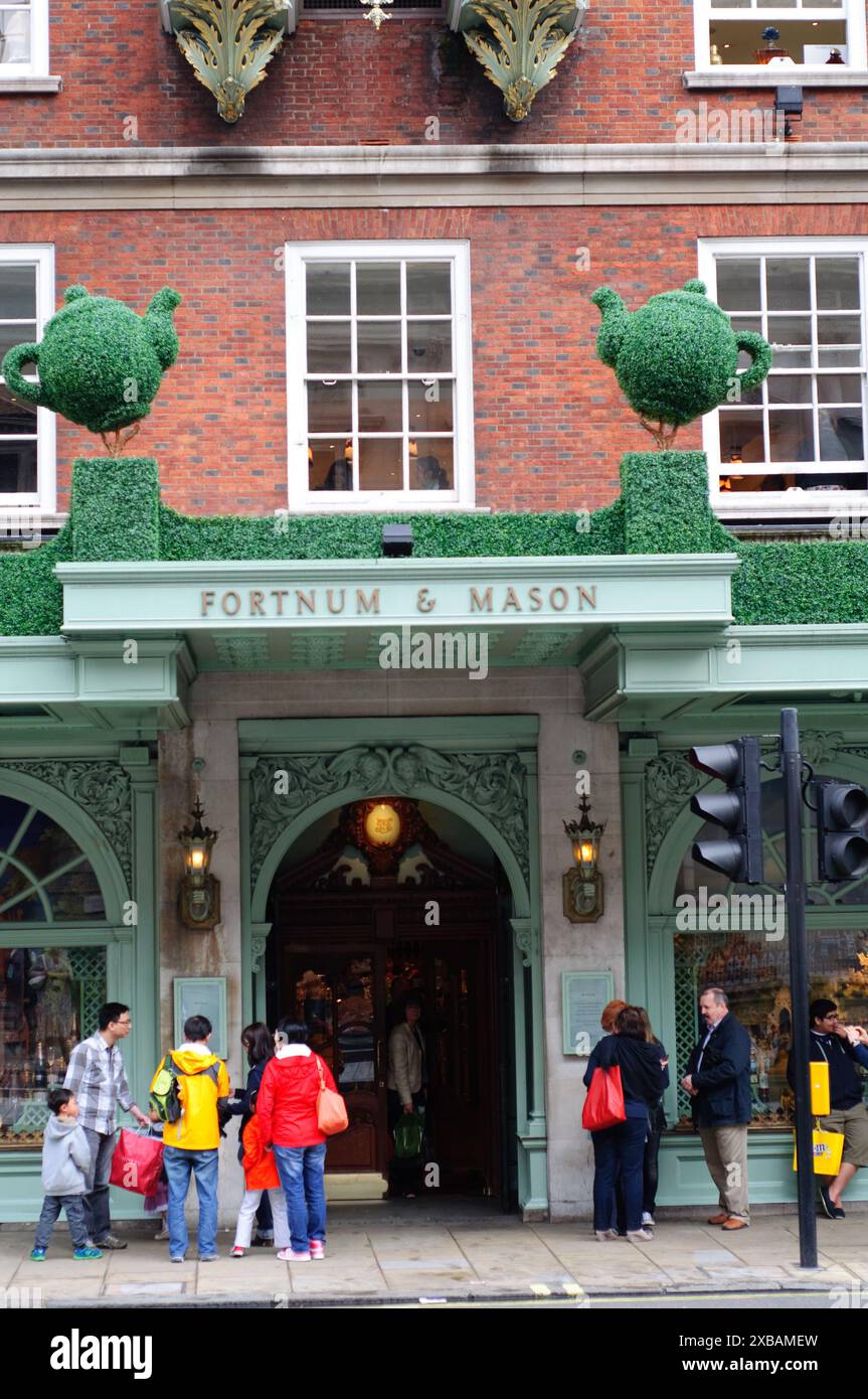 England, London, Piccadilly, Fortnum & Mason,Traditional Delicatessen ...