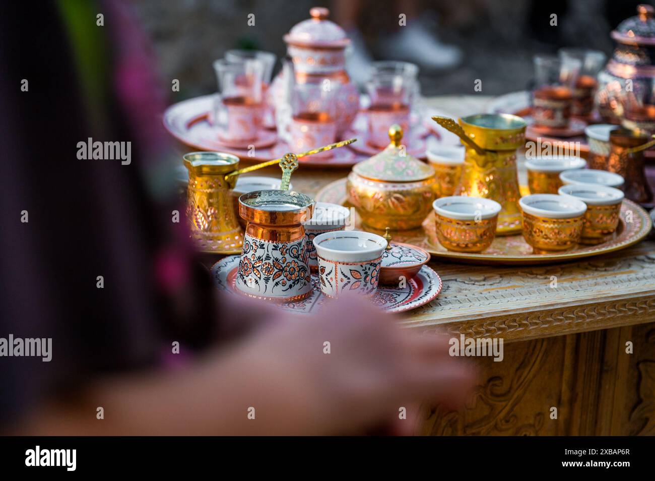 Arabic tea sets hi-res stock photography and images - Alamy