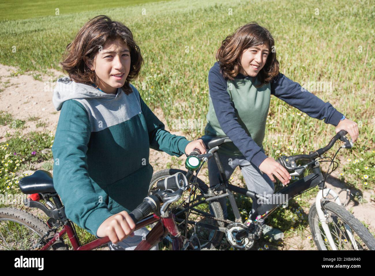 Teen cycling hi-res stock photography and images - Alamy