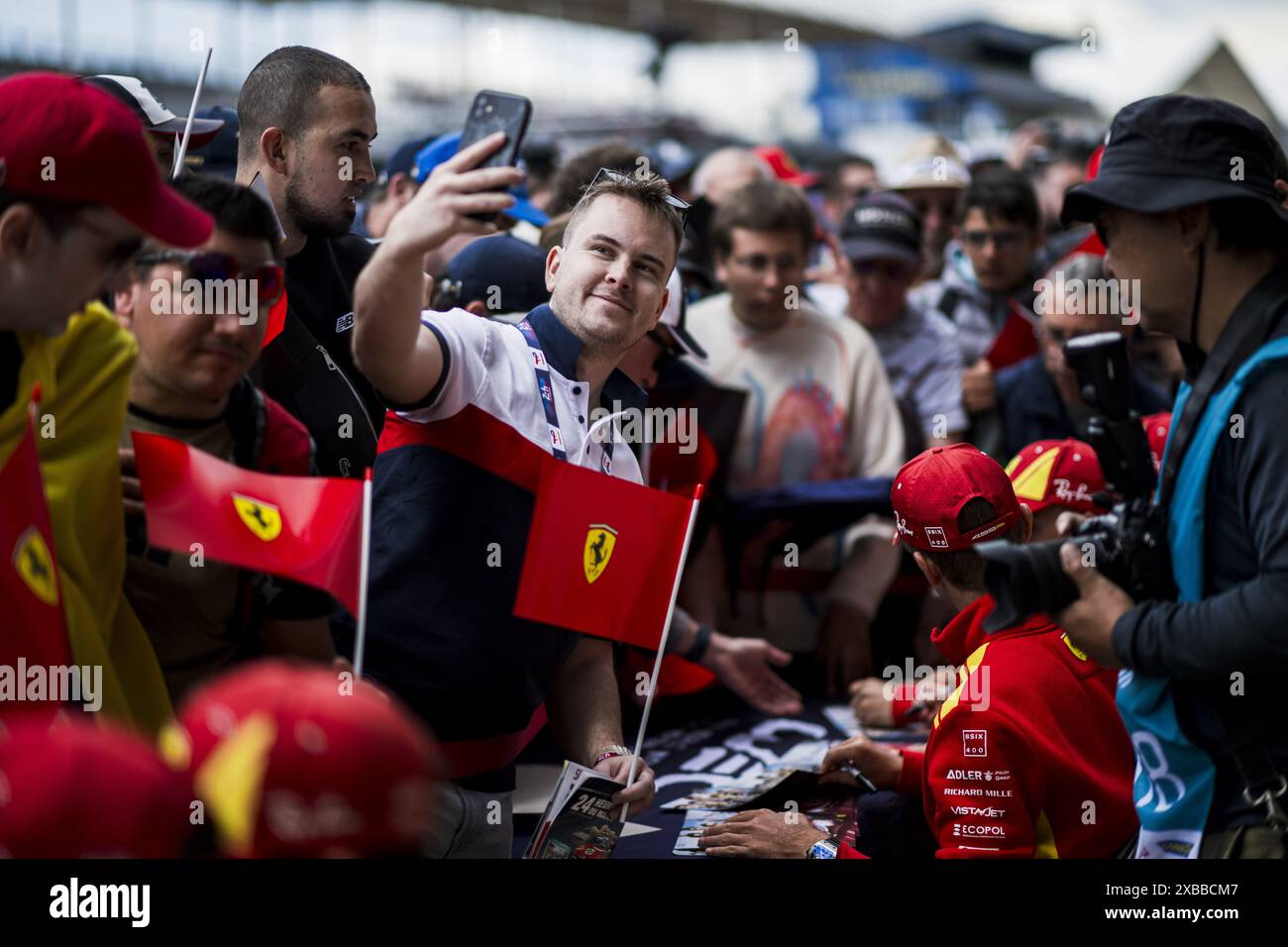 AO by TF autograph session, session autographe fans, supporters, public ...