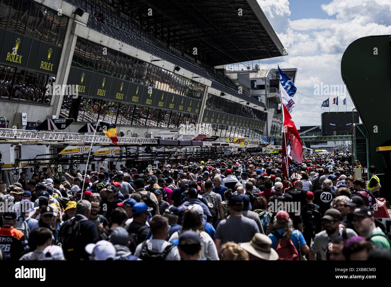 Fans autograph session, session autographe fans, supporters, public ...