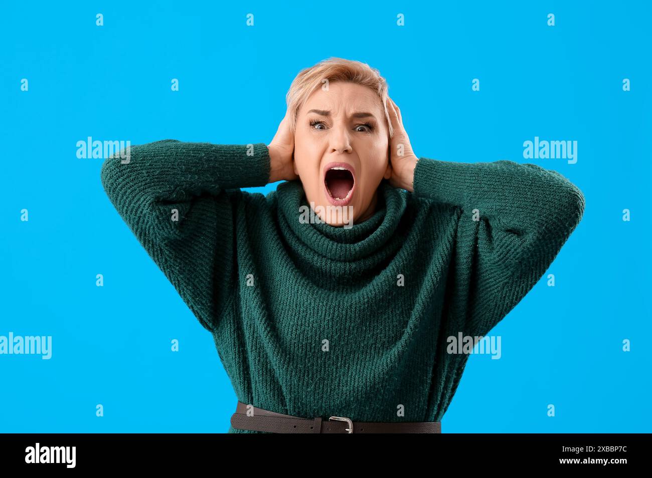Woman screaming emotions afraid hi-res stock photography and images - Alamy