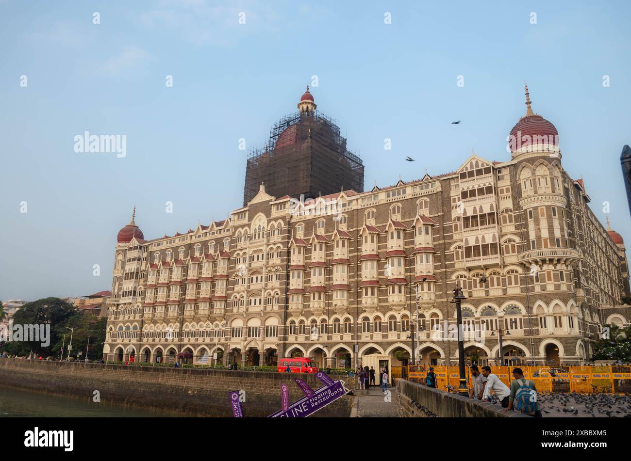 Historical taj mahal palace hotel hi-res stock photography and images - Alamy