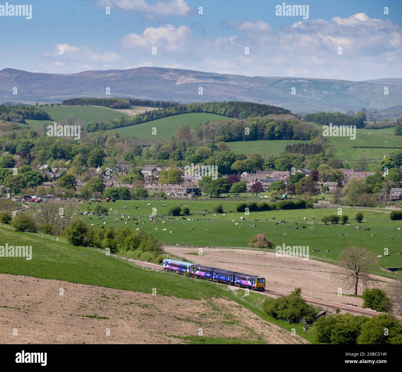 Northern rail class 144 pacer train + class 153 sprinter at Gargrave ...