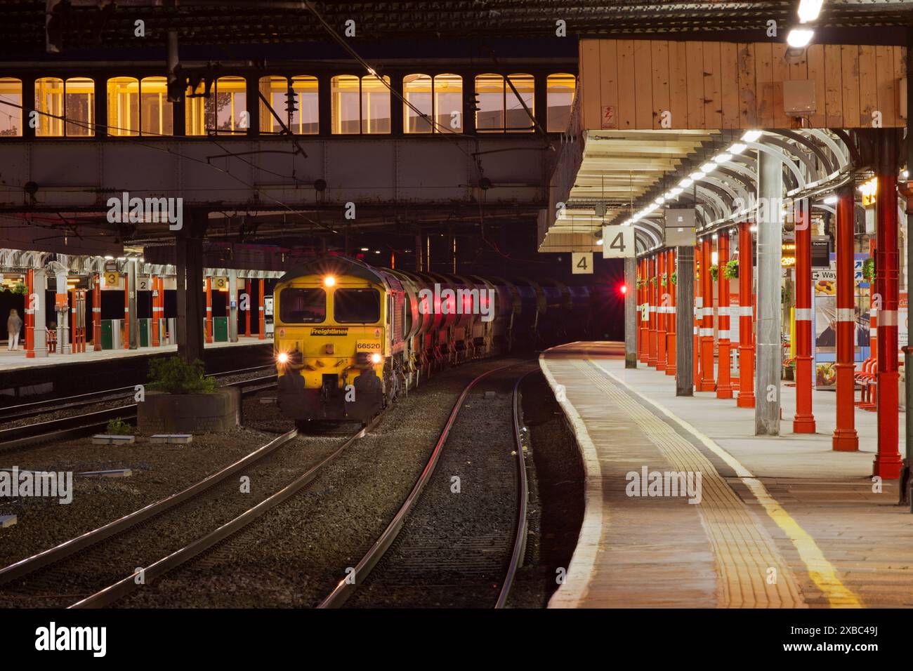 Freightliner class 66 diesel locomotive 66520 stood at Lancaster ...