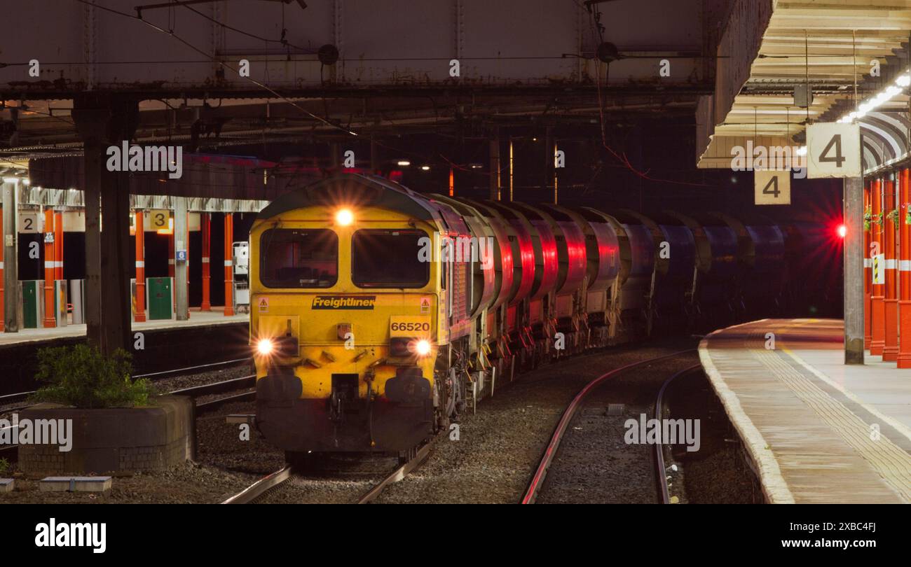 Freightliner class 66 diesel locomotive 66520 stood at Lancaster ...