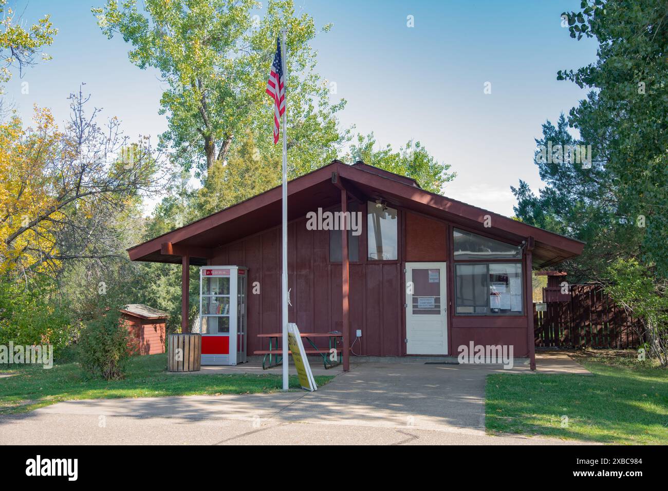Visitor center-camper registration building in the Cottonwood ...