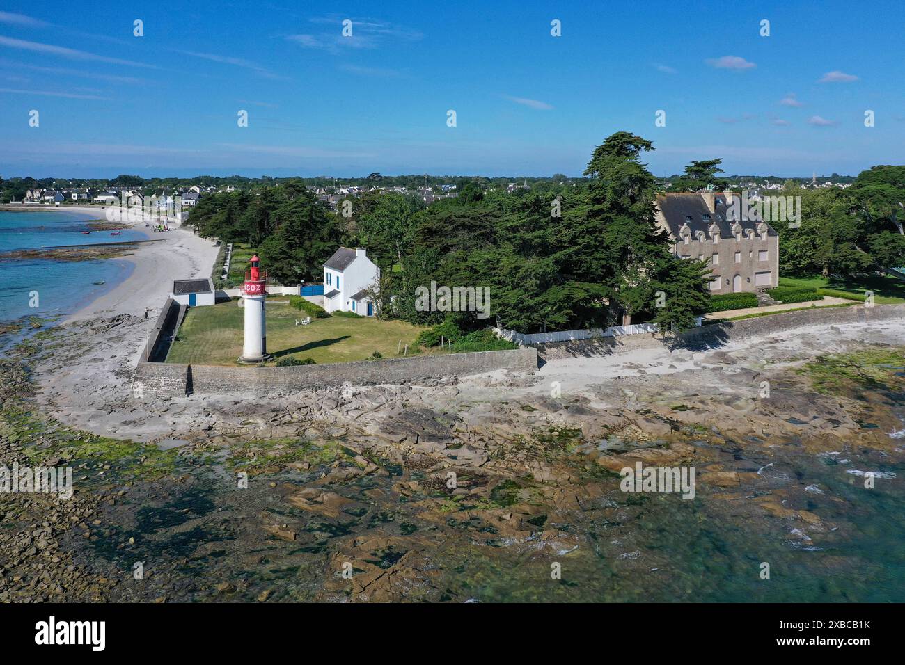 Luftbild Leucthturm Phare de Langoz, Küste von Loctudy, Departement Finistere Penn ar Bed ...