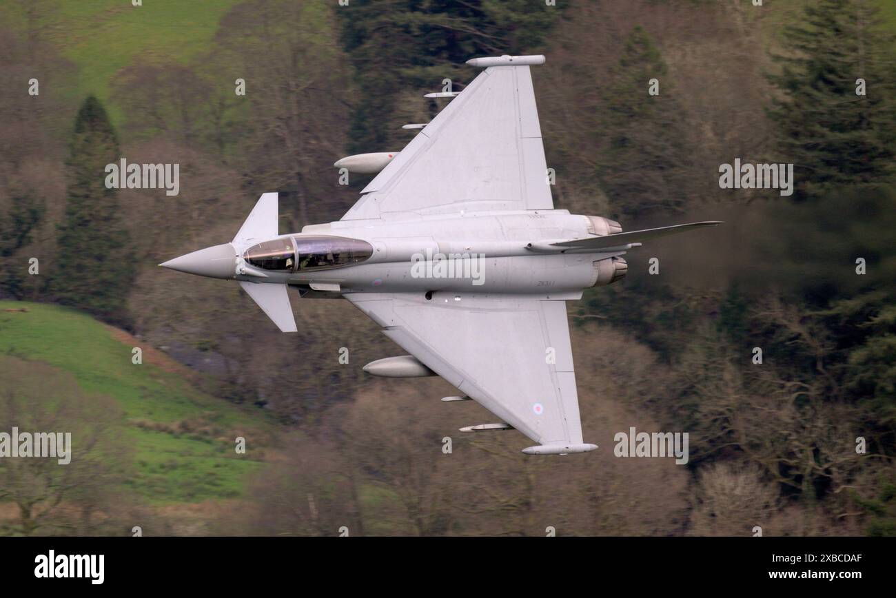 RAF Eurofighter (Typhoon) low level at 250ft through the Mach Loop ...