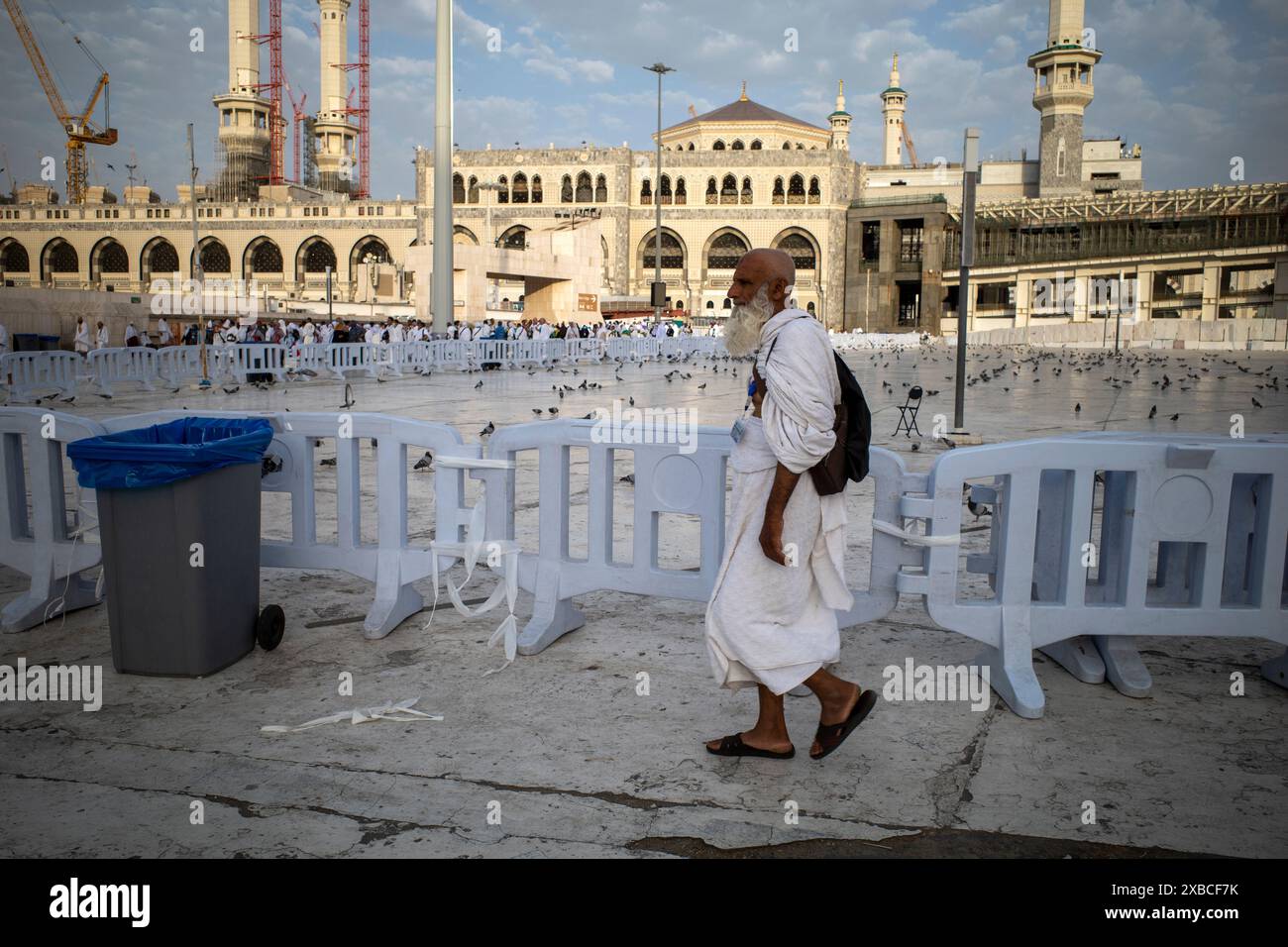 Mecca, Saudi Arabia - May 31, 2024: Hajj and Umrah pilgrim from ...