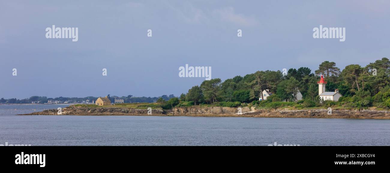 Coast of Combrit, district Le Moguer with lighthouse Phare de Sainte ...