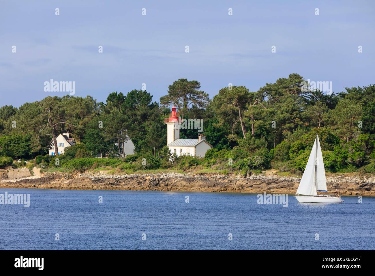 Coast of Combrit, district Le Moguer with lighthouse Phare de Sainte ...