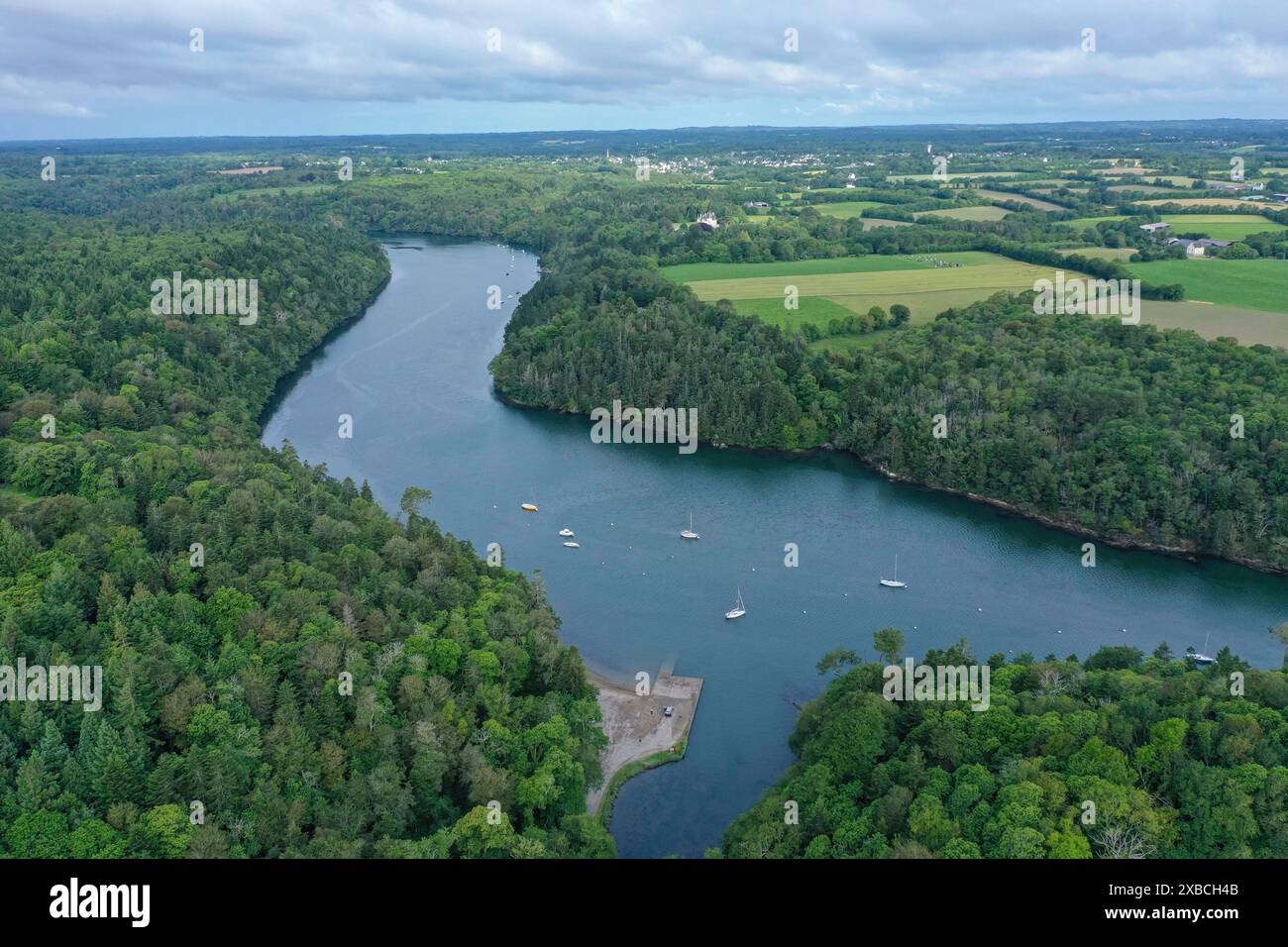 Aerial view of the River Odet south of Quimper, foreground Cale de Pors ...