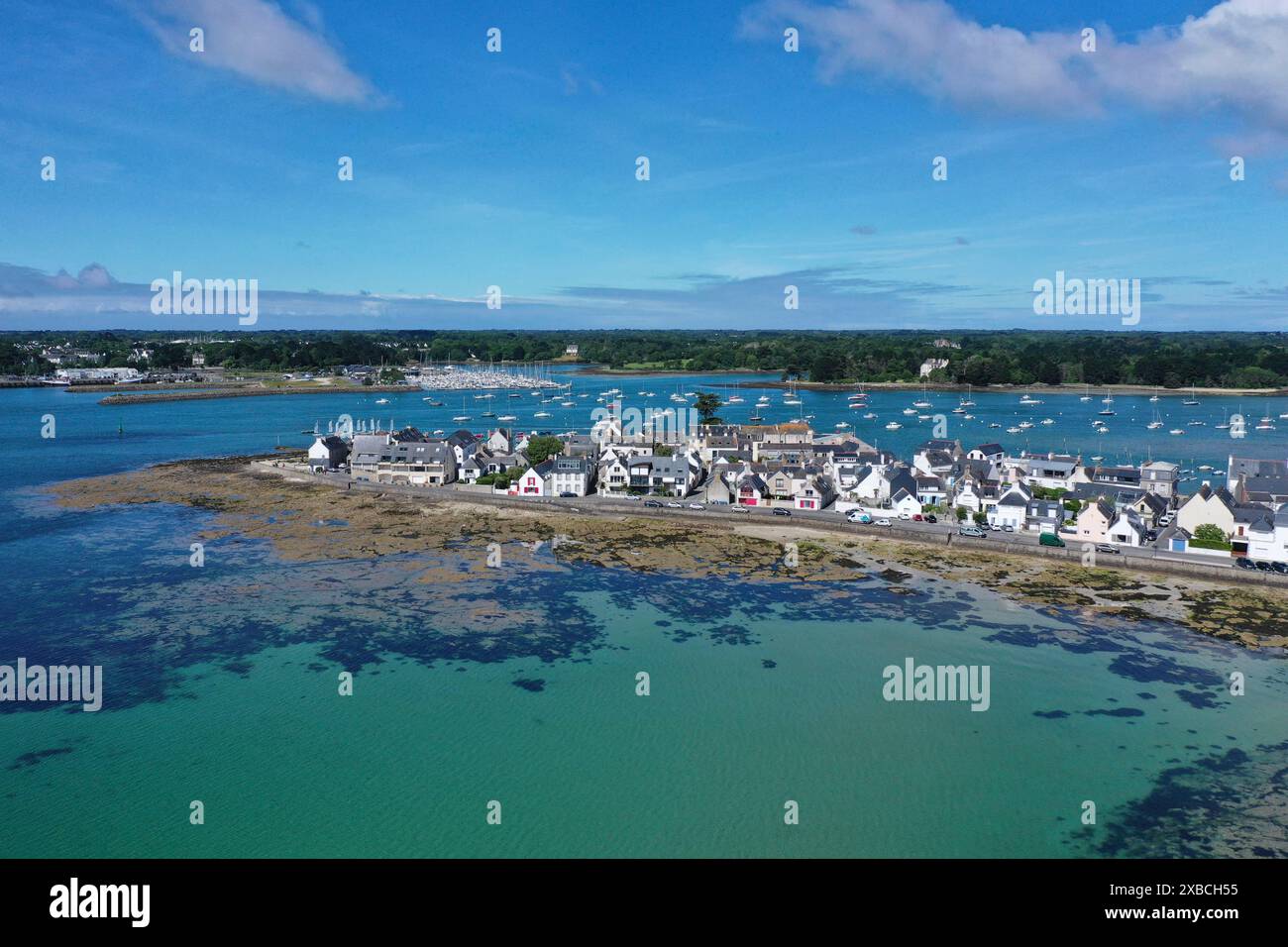 Aerial view of the Ile-Tudy peninsula, Loctudy in the background ...
