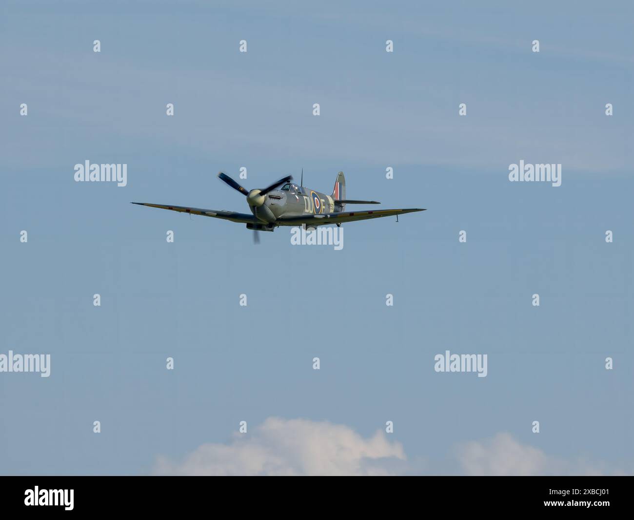 Spitfire fighters hi-res stock photography and images - Alamy