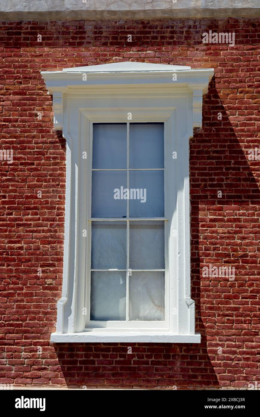 Victorian window frame hi-res stock photography and images - Alamy