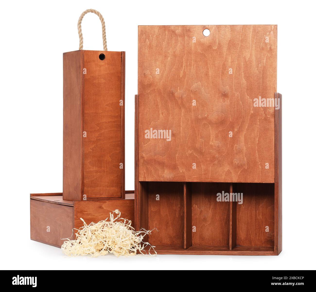 Open wooden wine boxes with straw isolated on white Stock Photo - Alamy