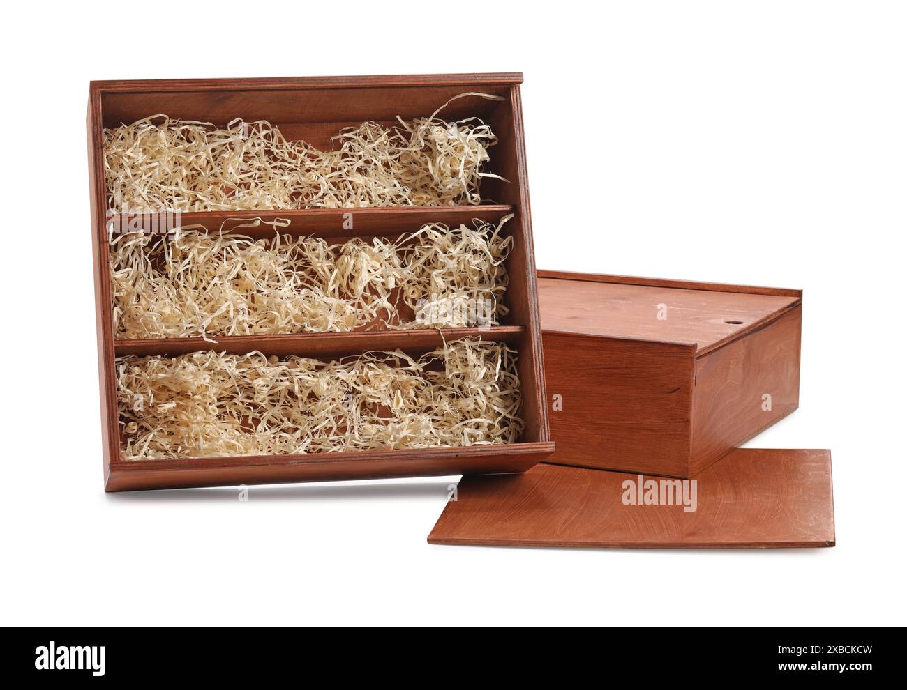 Open wooden wine boxes with straw isolated on white Stock Photo - Alamy